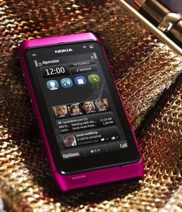 Nokia N8, disponibil pe roz - connect România