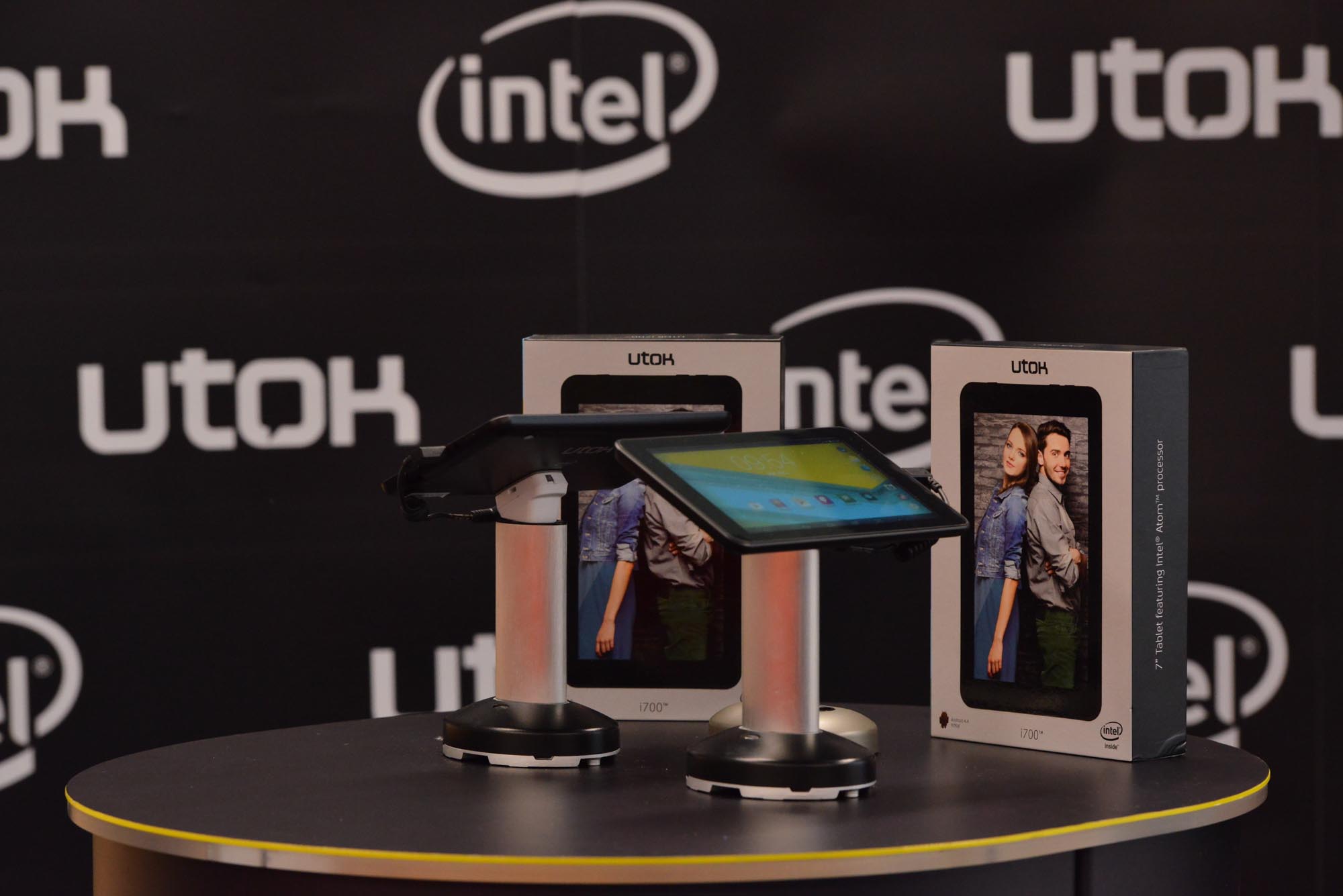 UTOK anunță i700, o tabletă cu procesor Intel Atom - gadgets & lifestyle.