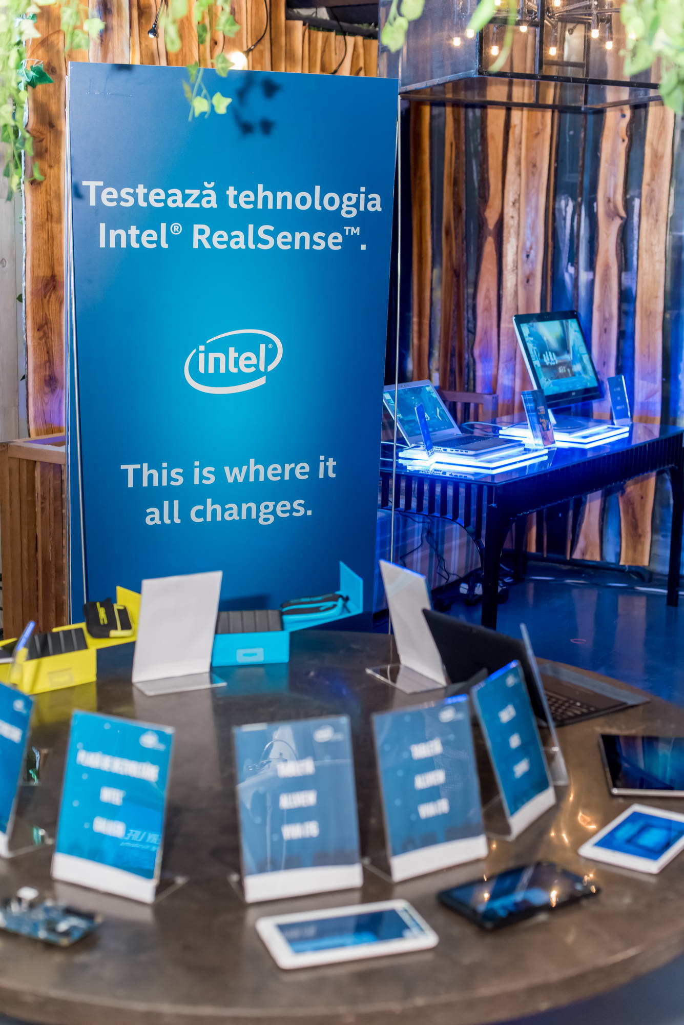 Intel a prezentat viitorul tehnologiei în cadrul showcase-ului “Shaping ...