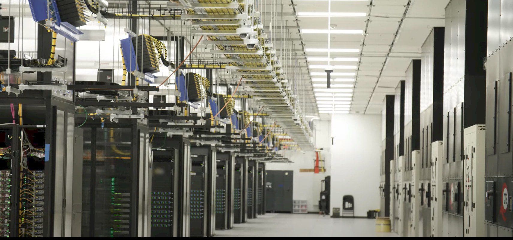 Meta a construit un supercomputer cu AI, pe care se va baza Metaverse-ul