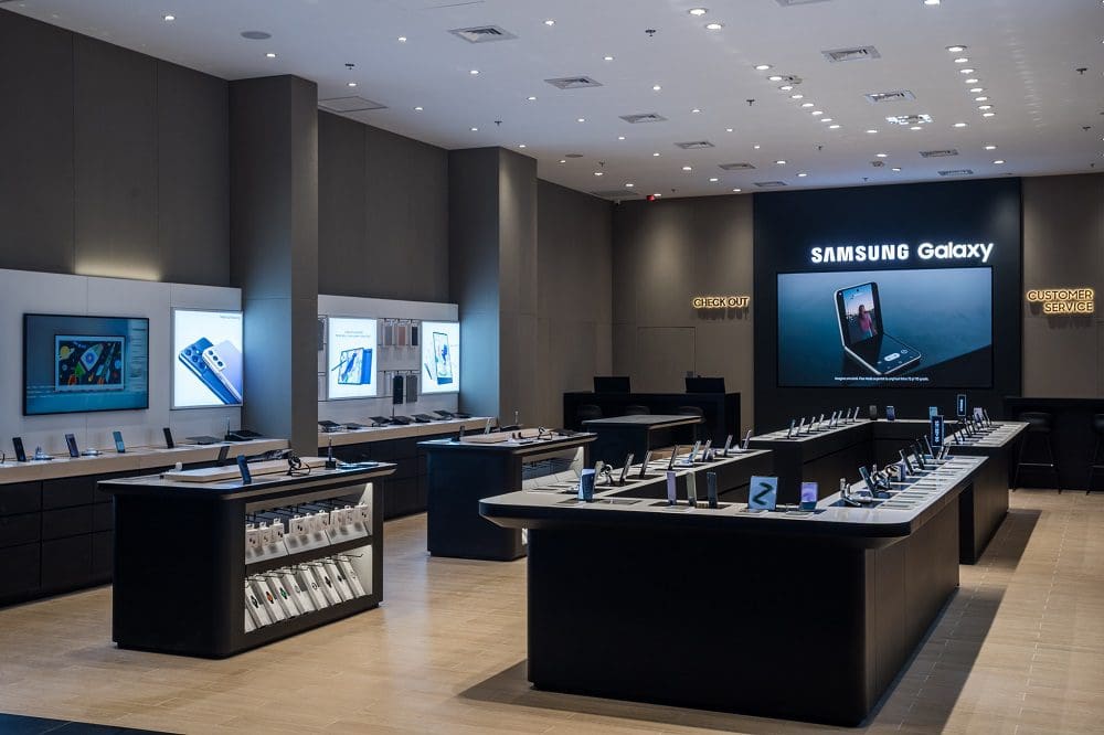Samsung deschide un nou magazin Experience Store în București. Ce ...