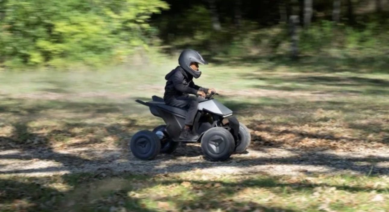 Tesla îşi retrage ATV-ul pentru copii din cauza pericolului de rănire