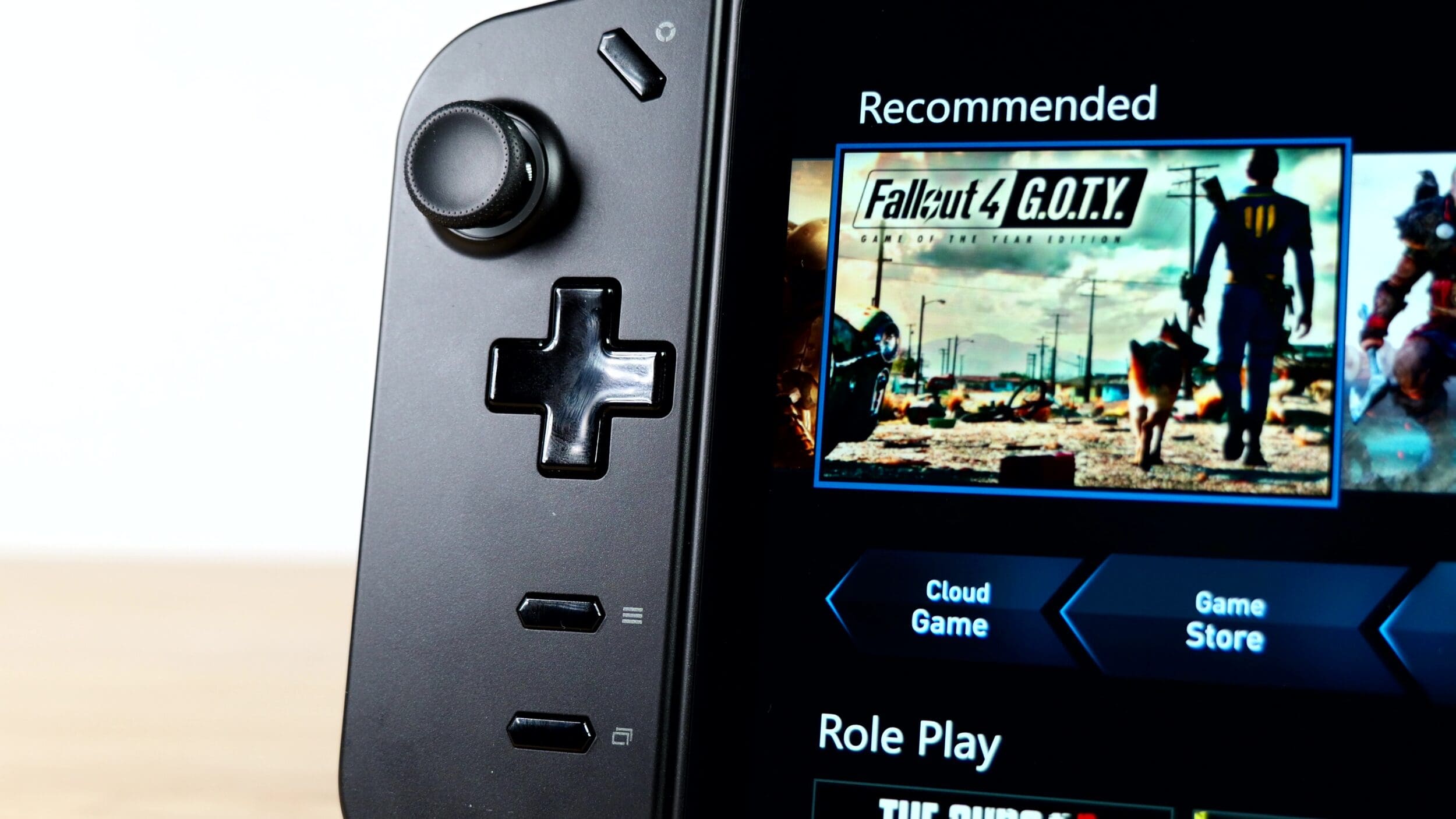 Lenovo lansează accesorii noi pentru PC-ul handheld Legion GO