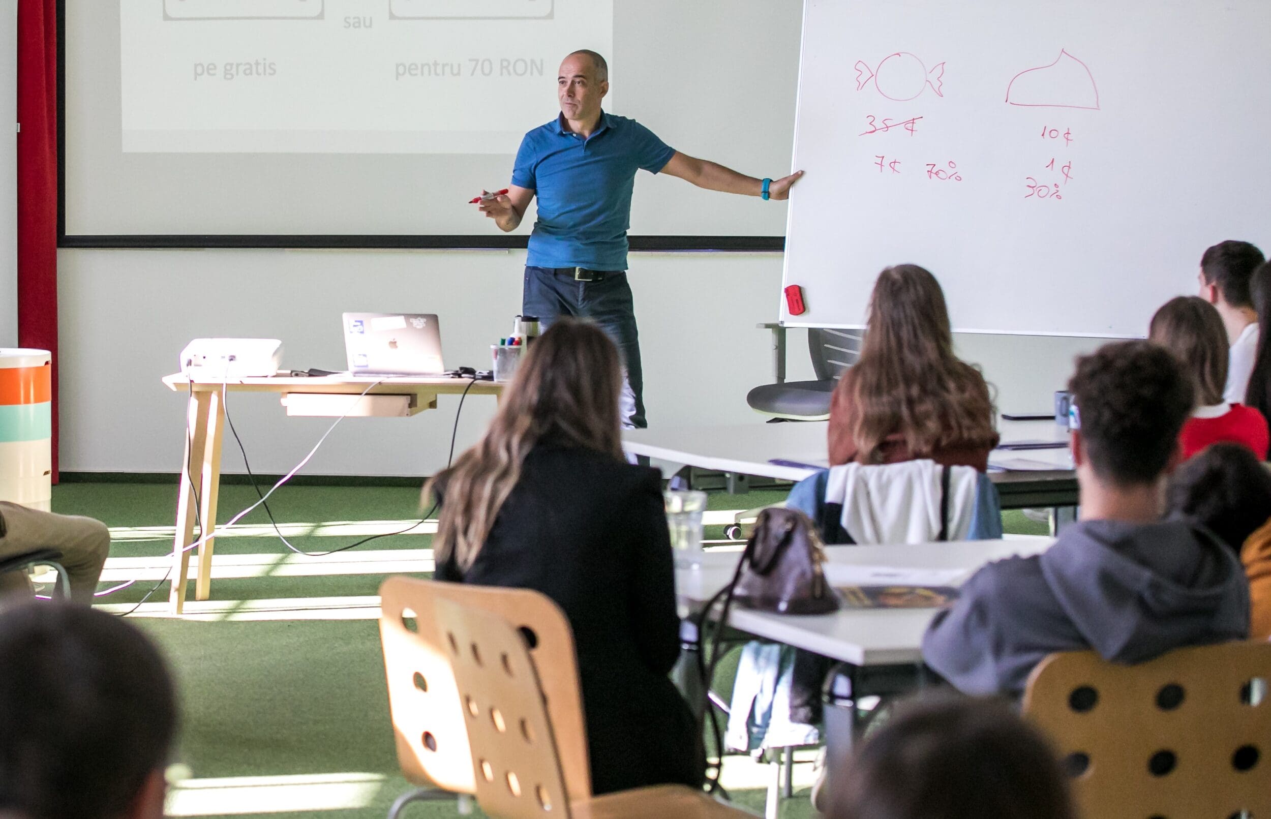Se lansează ECHO School, care include primele programe de licență de ...
