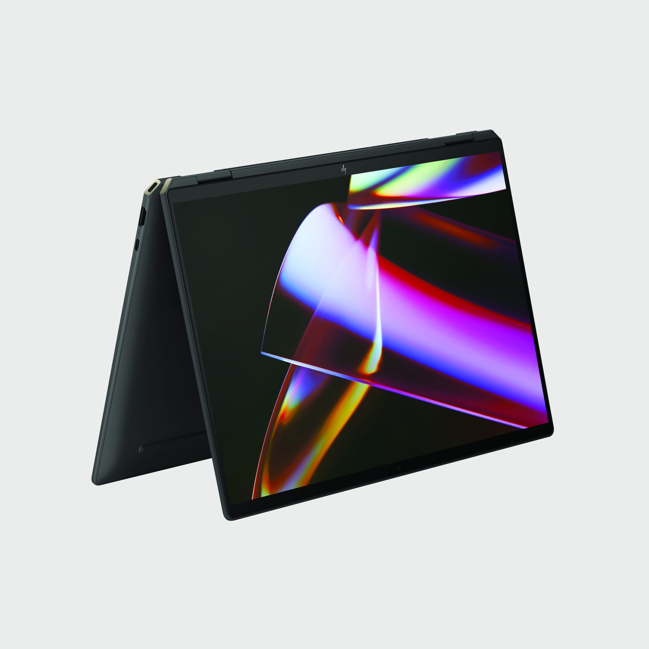 CES 2024 - HP vine cu noi laptopuri Spectre x360 și periferice