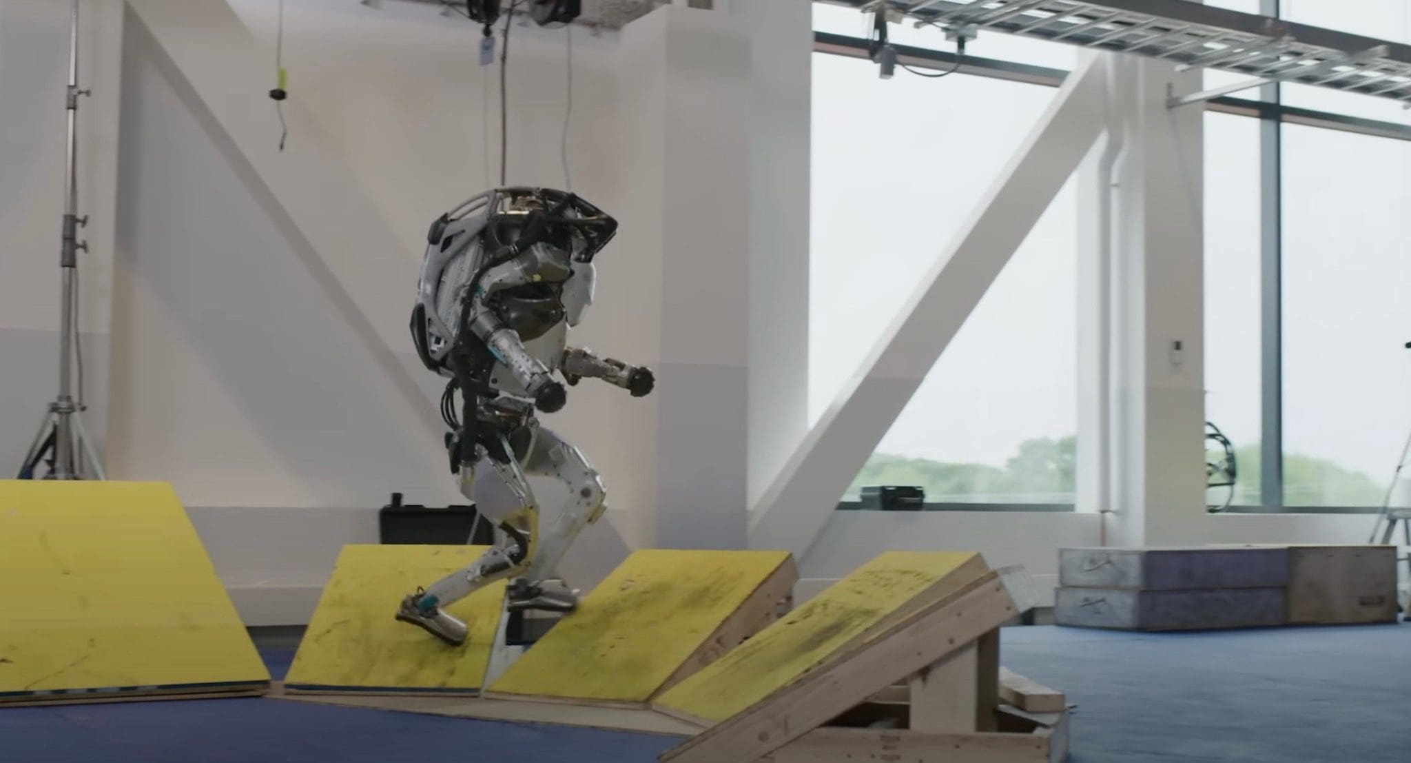 Boston Dynamics îl retrage pe Atlas, robotul său dansator