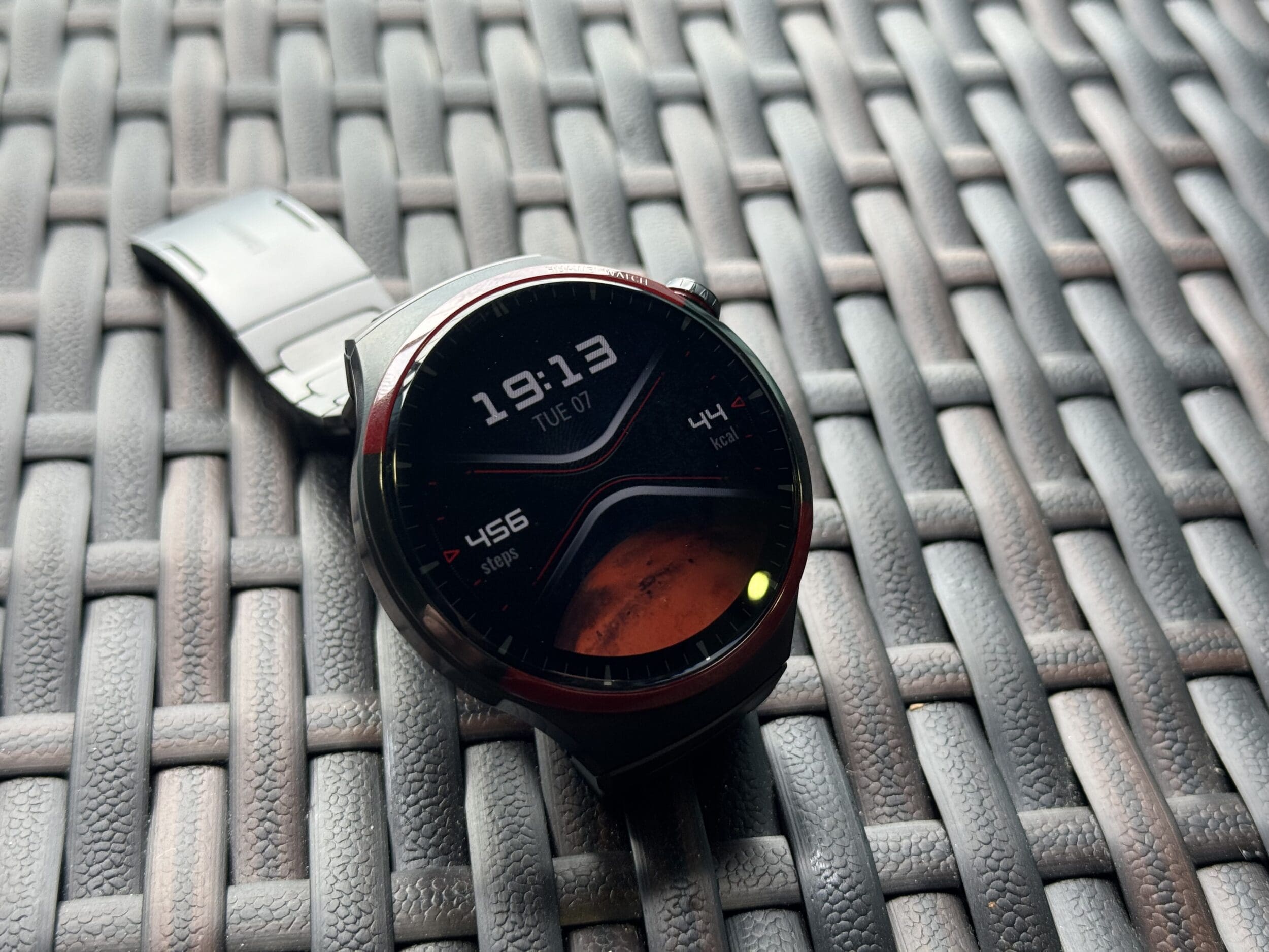 Huawei Watch 4 Pro Space Edition review: Multe funcții utile într-un ...