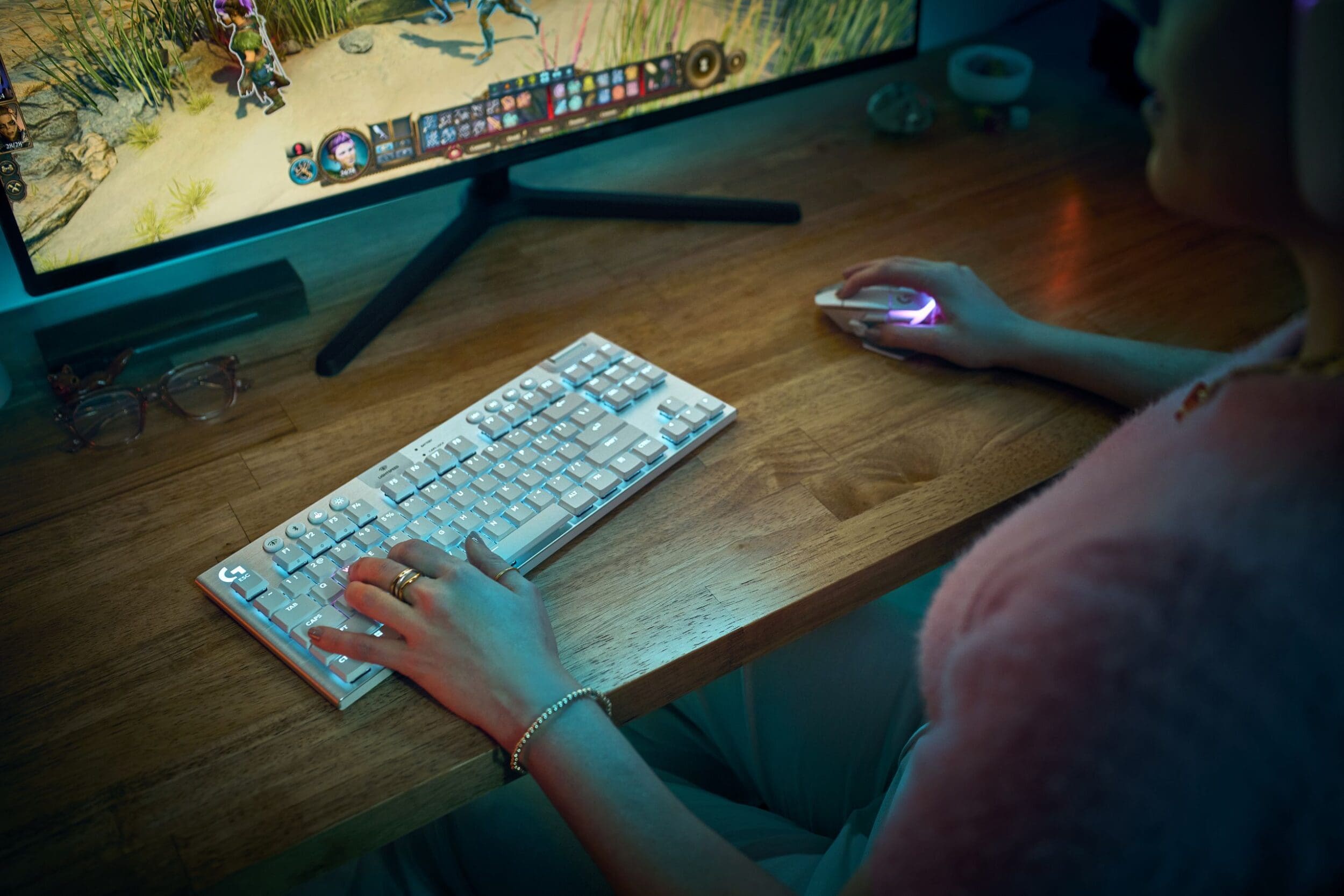 Logitech lansează noua gamă de periferice high-end de gaming cu noi ...