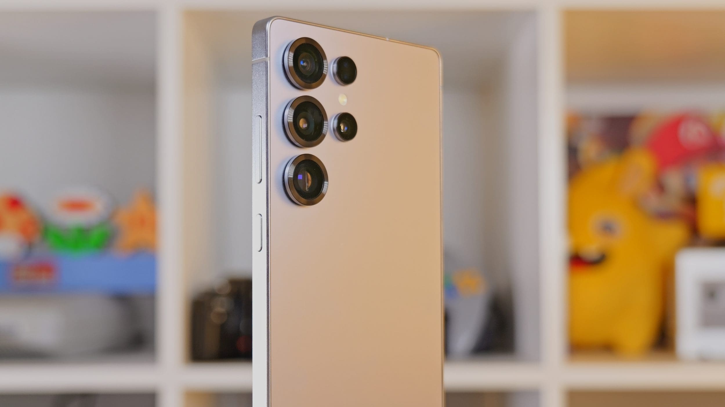 Galaxy S26 Ultra ar primi trei upgrade-uri importante: zoom, baterie și ...