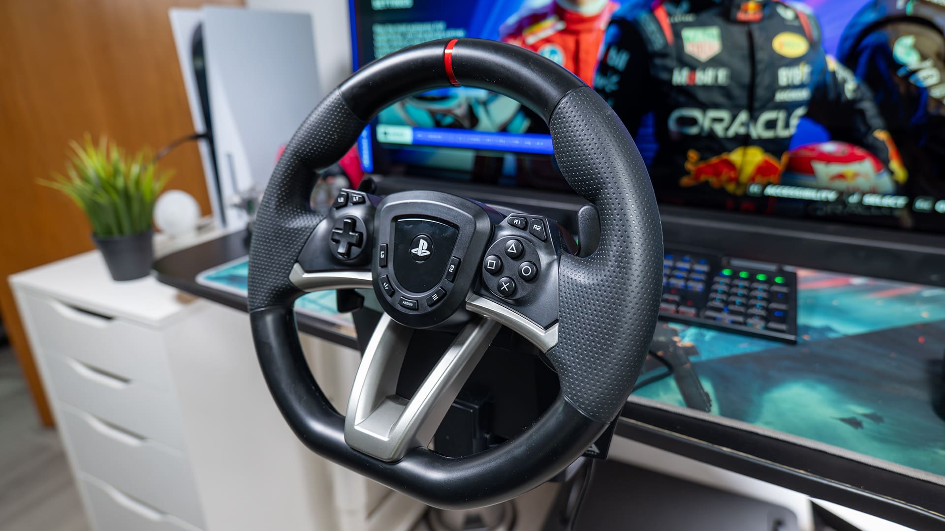 HORI Racing Wheel APEX review: un volan de începători pentru console și PC