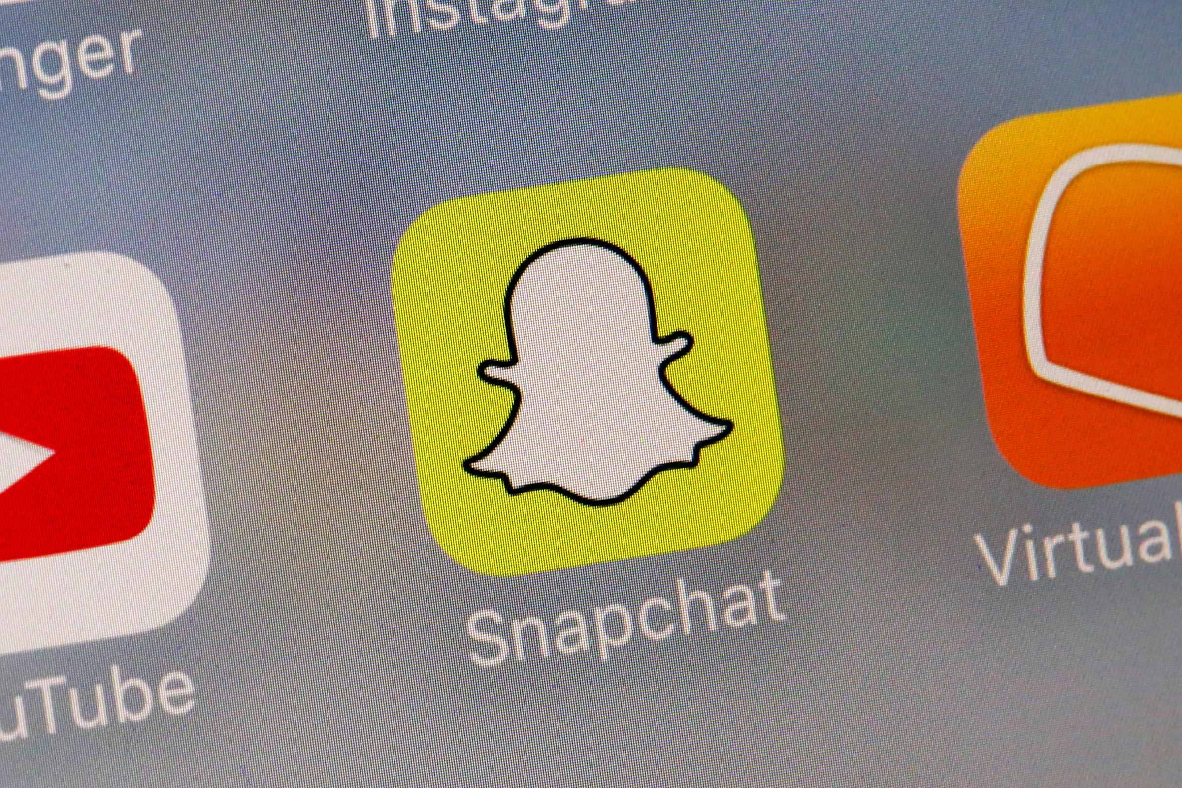 Rusia va interzice și Snapchat și FaceTime de la Apple