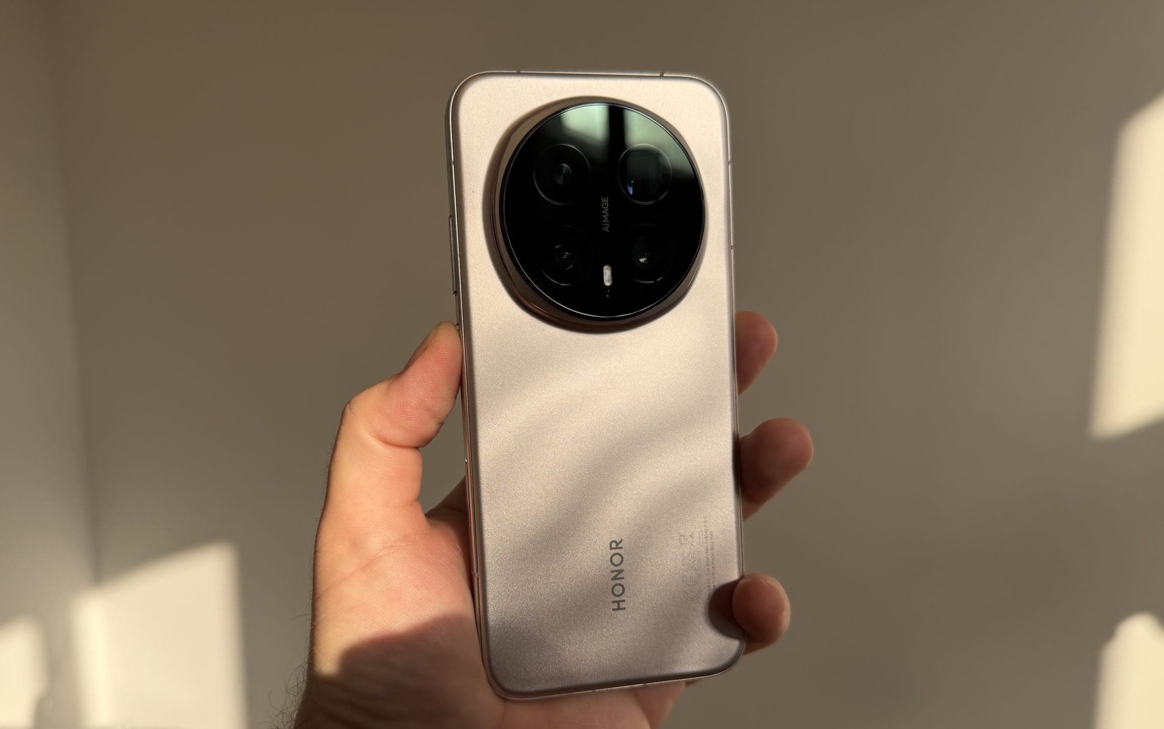 HONOR Magic8 ajunge în România: durabilitate înaltă, baterii mari și ...